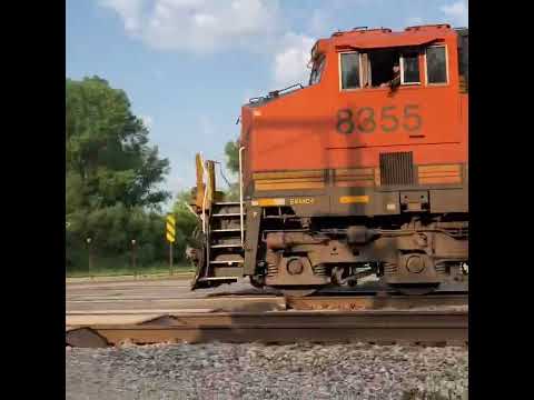 Quadruple Train meet! Northstar 501 Amtrak 306 & 151 BNSF 8355&7552& BNSF 7538&3937 ...