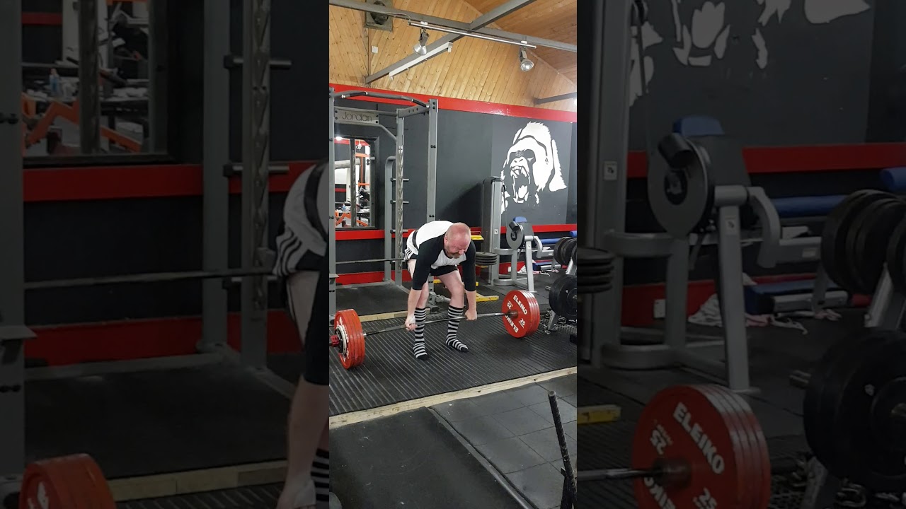 Mark Midgley 235kg Deadlift - YouTube
