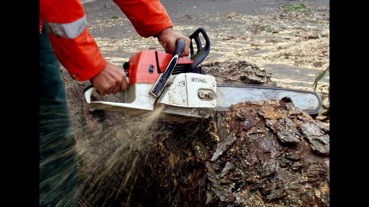 A Very Cool Chain Saw - YouTube