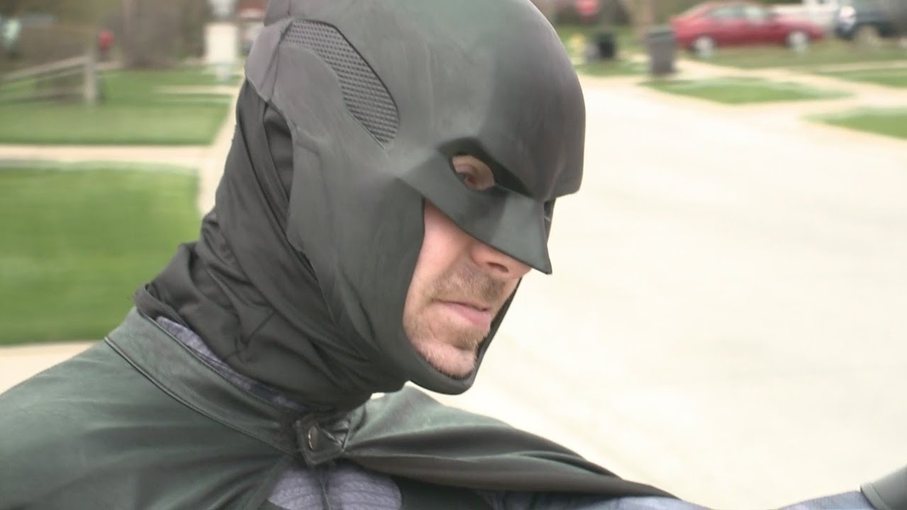 Man dresses as Batman to encourage neighbors during coronavirus ...