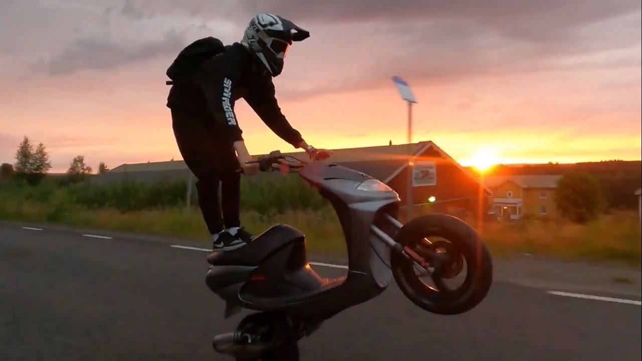 Moped Stunt║Summer Movie║4K - YouTube