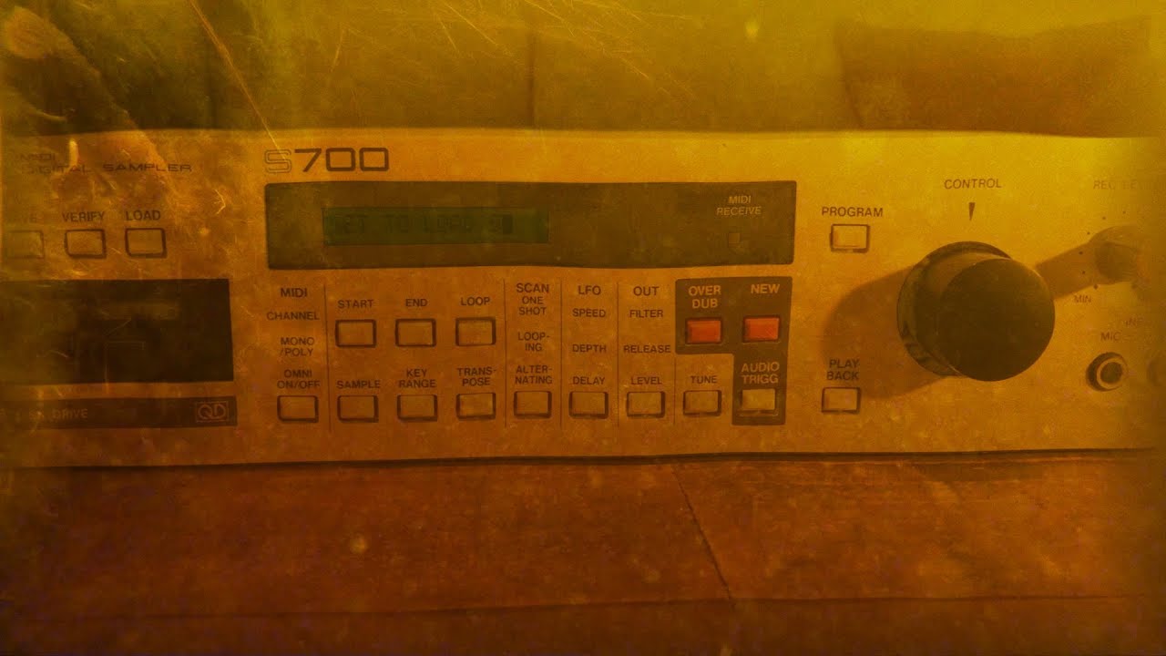 En Zoo - Akai S700 Demo - YouTube