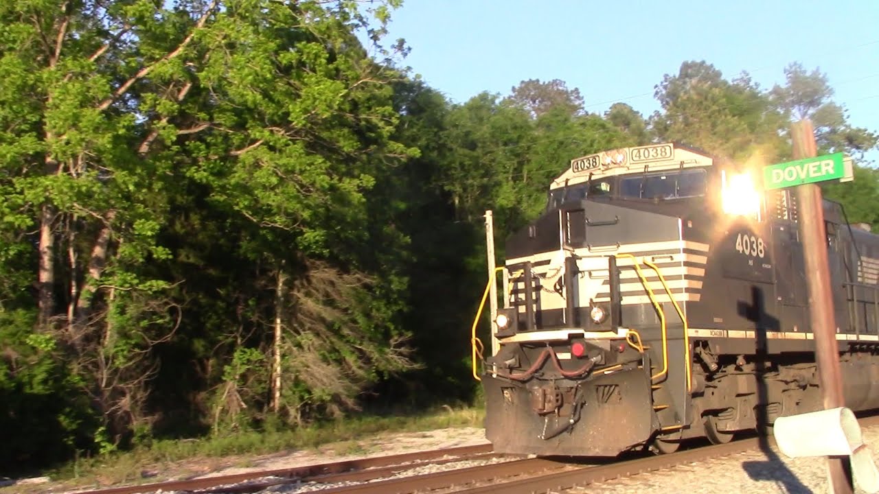 NS 4038 leads NS 156 in Dover, GA - YouTube