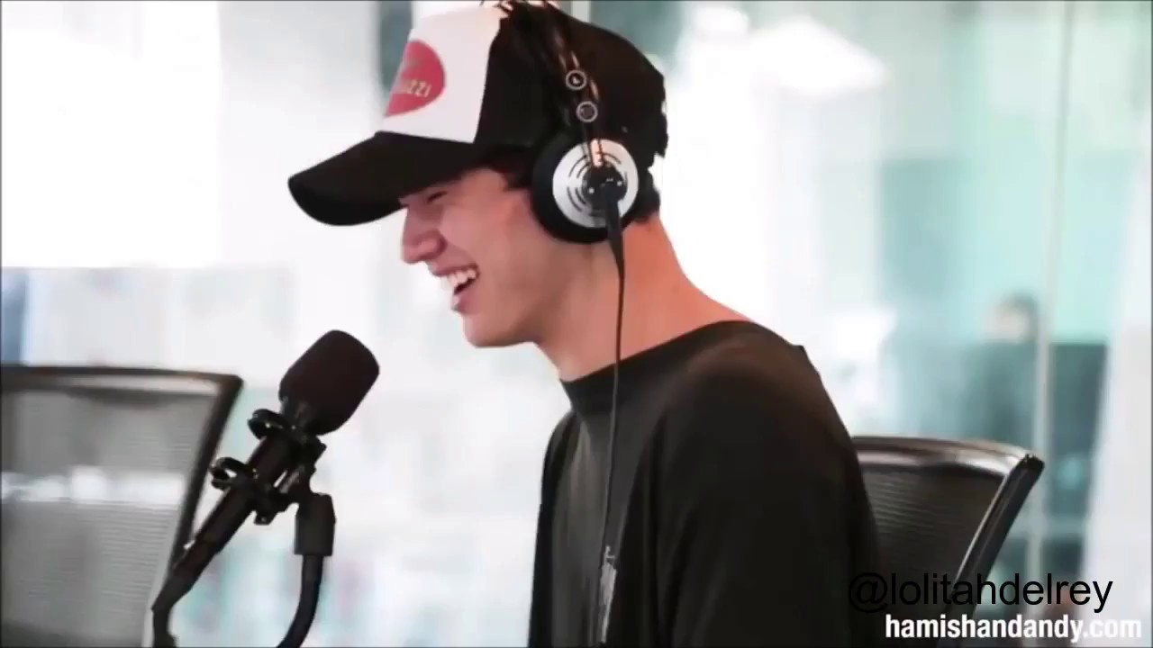 Calum Hood // You can be the boss, daddy. - YouTube