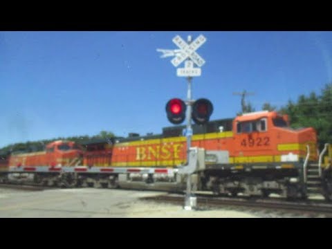 BNSF 4922 East MNTWLBC Main 1 (7-3-2017) - YouTube