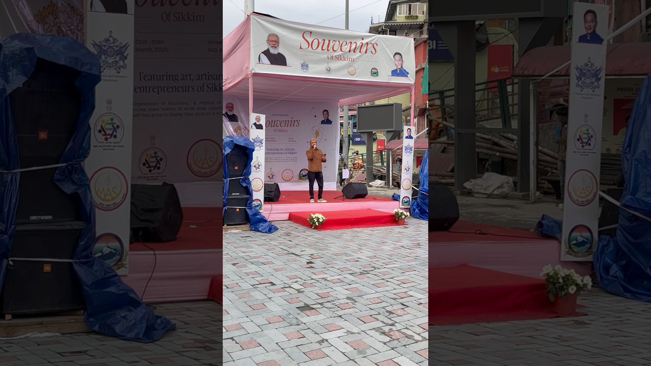 Singing at MG Marg Gangtok | Baatein Ye Kabhi Na | By Sanmeet Bagga ...