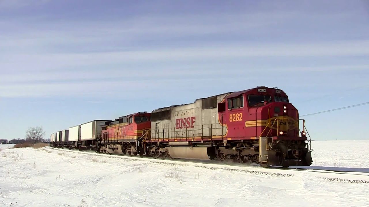 BNSF 8282 East ("Warbonnet") on 2-9-2011 - YouTube