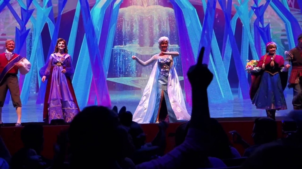 Disneyland show stage show Frozen finale - Let it go - YouTube