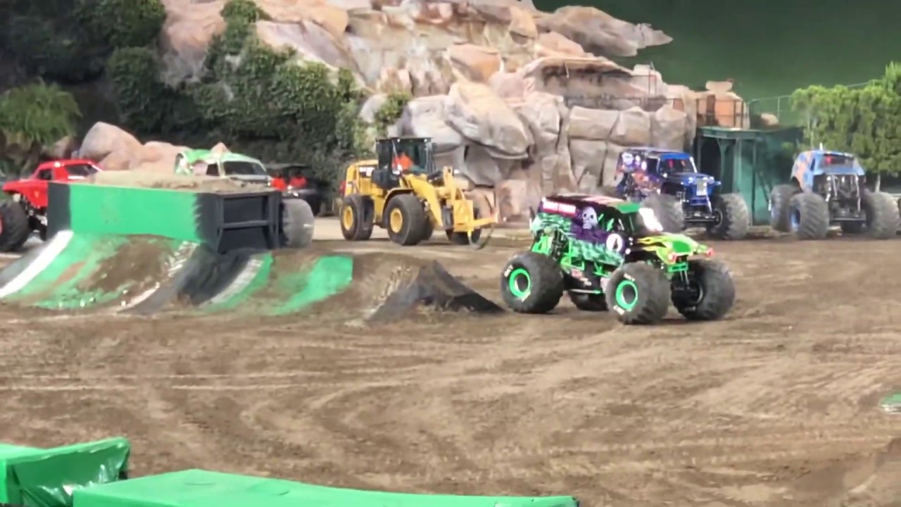 MONSTER JAM - Freestyle - Anaheim, CA, 9 February 2020 - YouTube