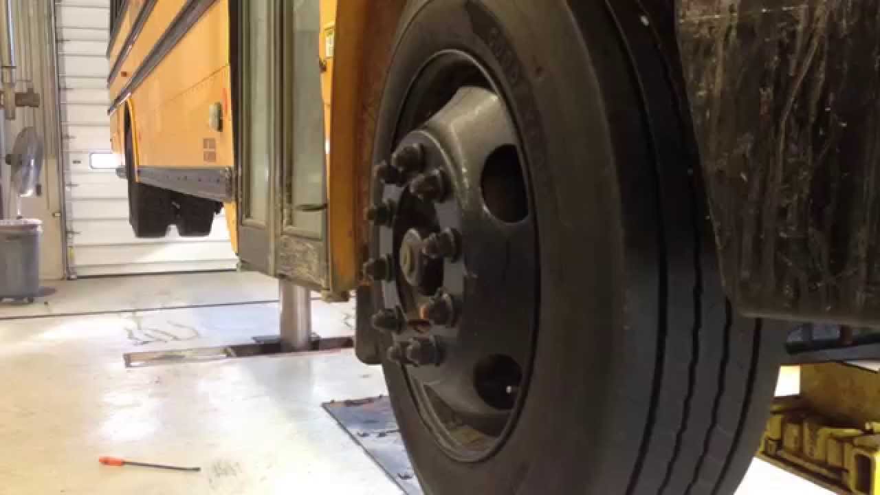 Lifting Up A School Bus - YouTube
