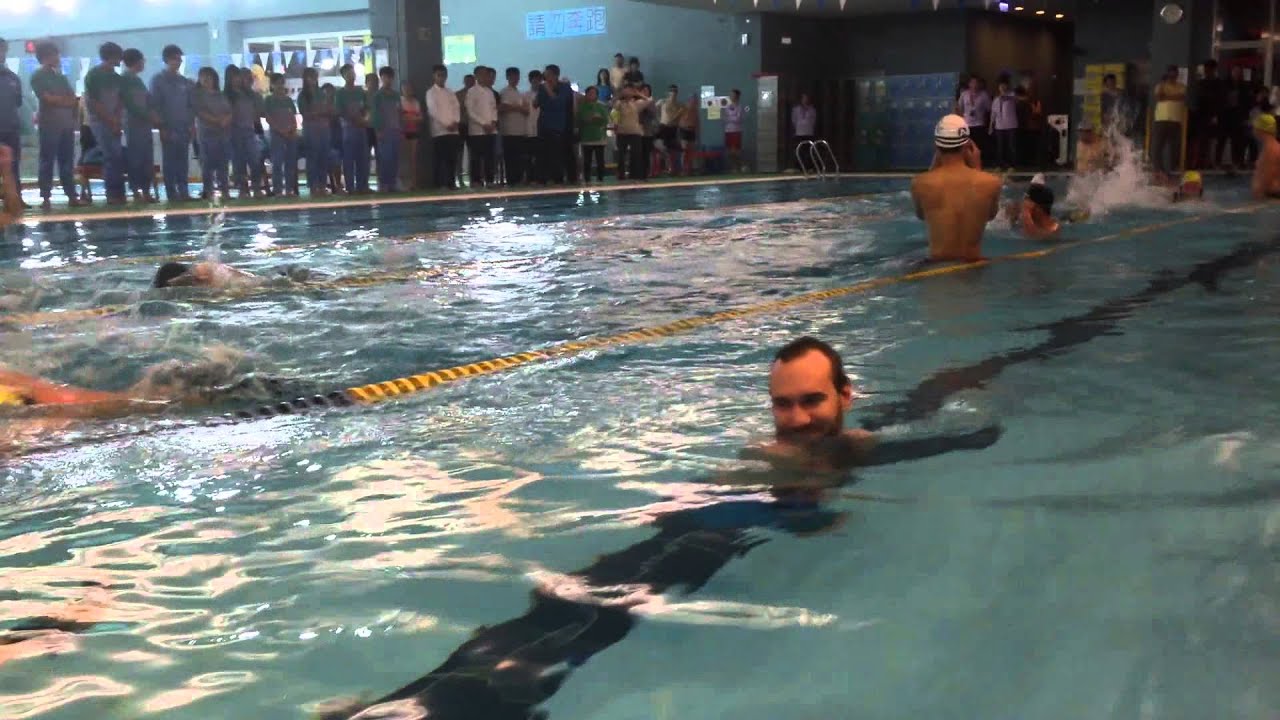 力克胡哲 游泳 Nick Vujicic Swimming in Taipei - YouTube