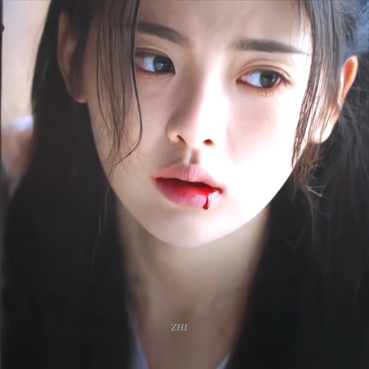 Ả đẹp #xuhuong #mephim #macvuvangian#phimcổtrang - YouTube