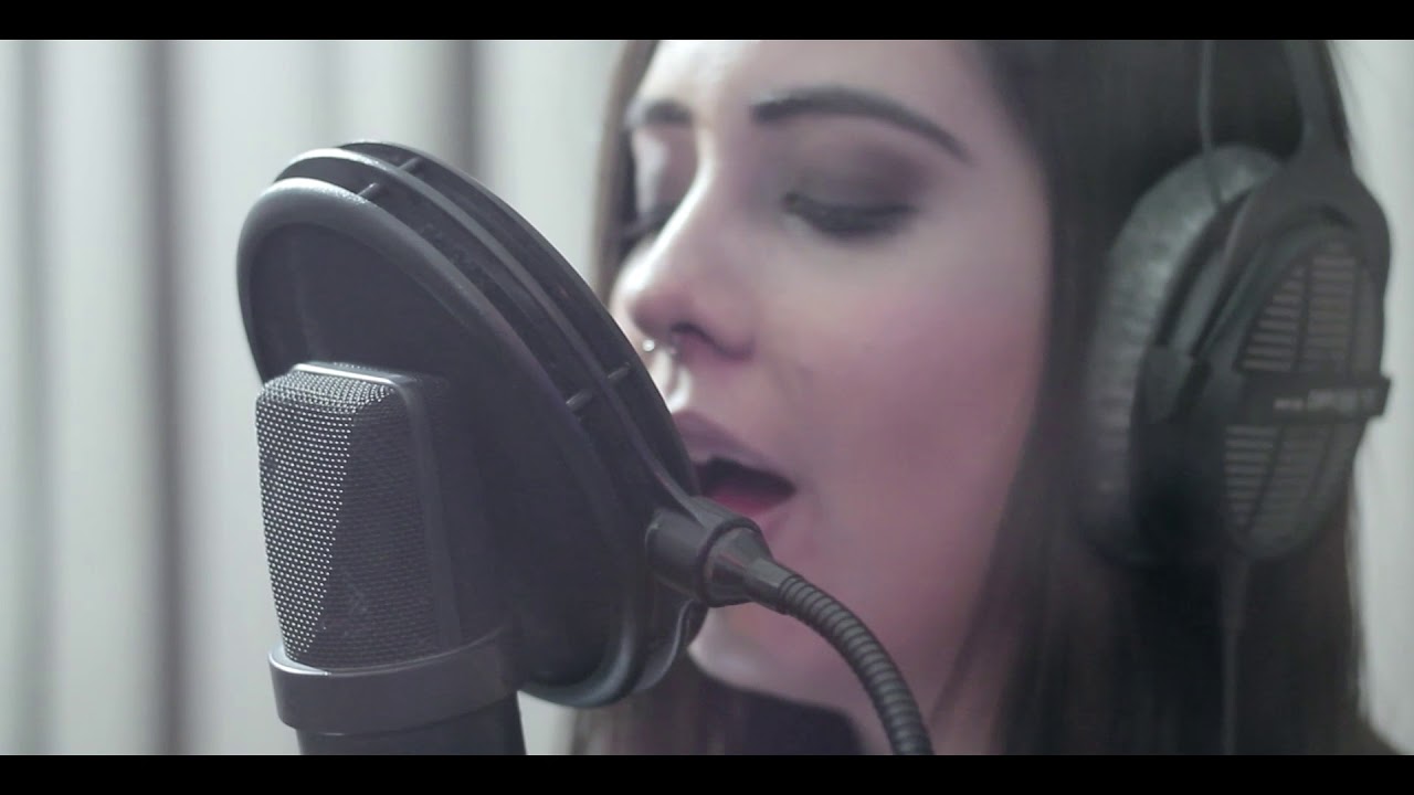 Utopia ft. T-Bat - Anny Diaz (CLIPE OFICIAL) - YouTube