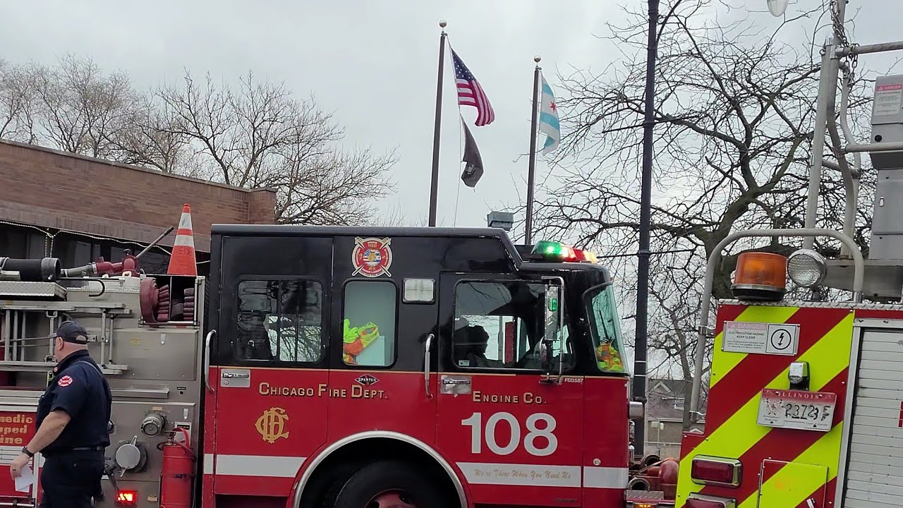 *RARE* chicago fire department engine 108 backs in - YouTube