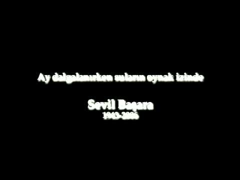 Sevil Başara Ay dalgalanırken suların oynak izinde
