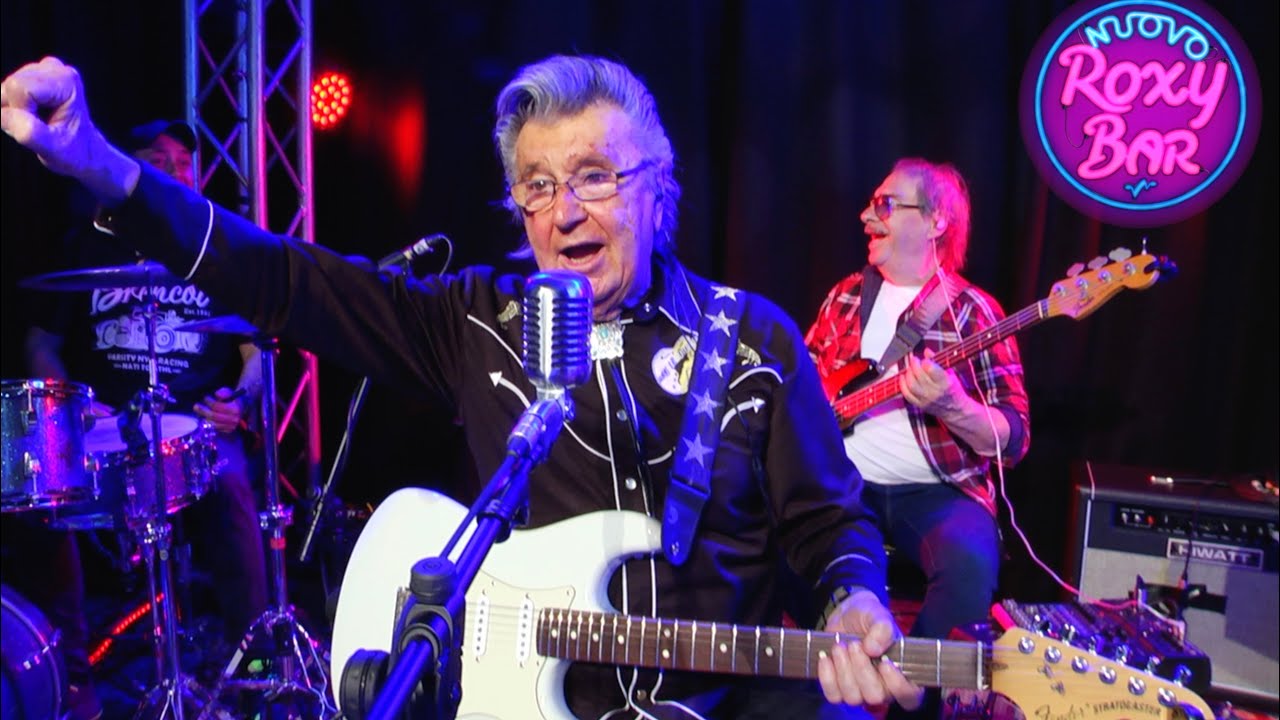 Bobby Solo stupefacente live al Nuovo Roxy Bar - YouTube