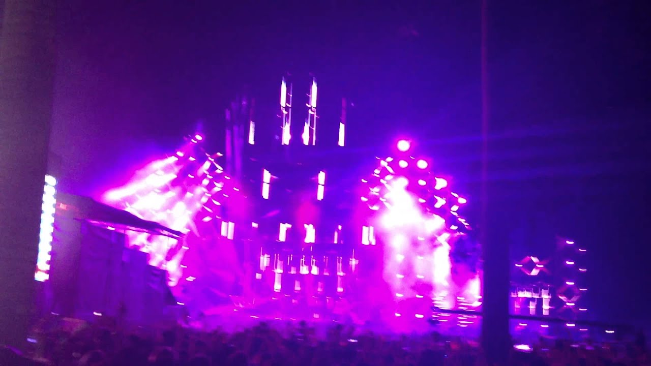 Calvin Harris @ Ultra Music Festival 2013 - YouTube