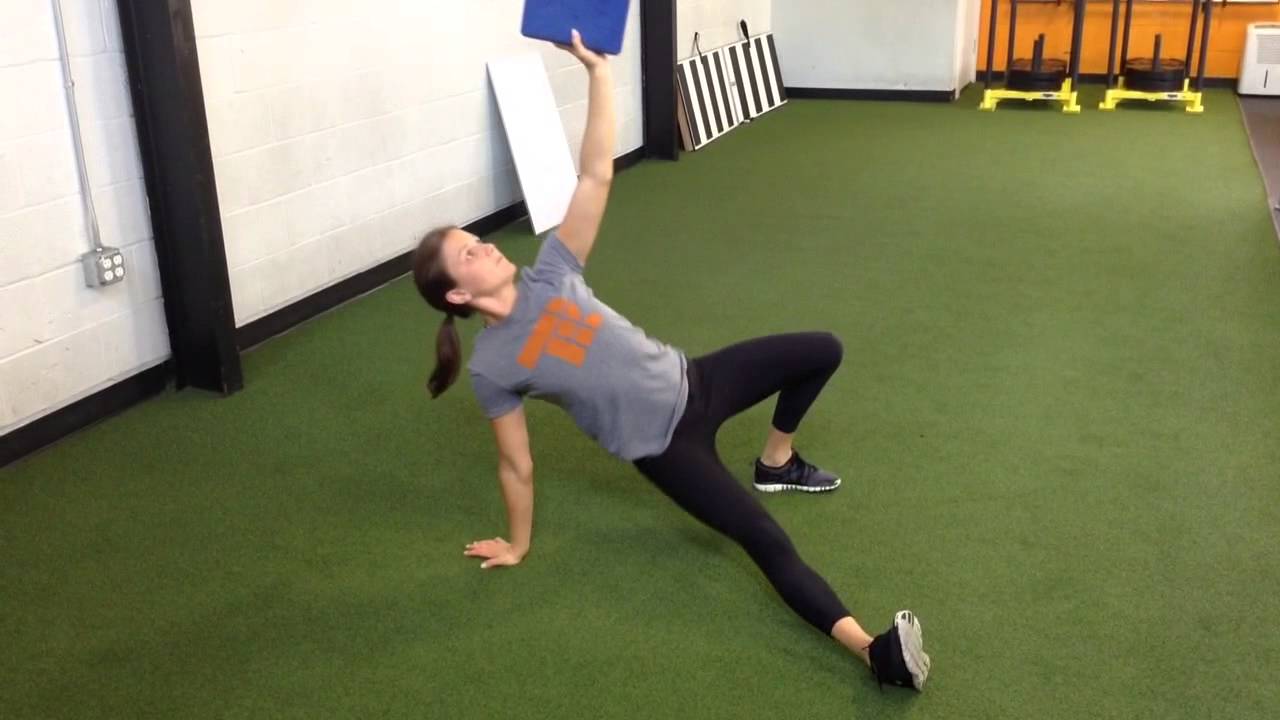 1/2 Turkish Get Up (Shoulder Dynamic Stability) - YouTube