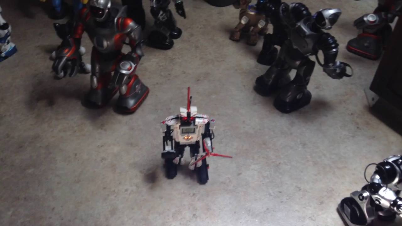 Robots Roaming With Jobeanvideos - YouTube