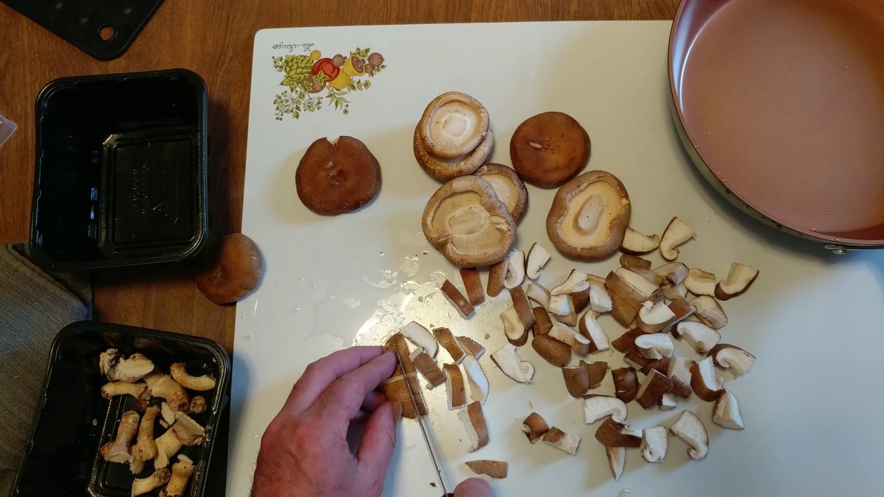 HOW TO CUT UP SHIITAKE MUSHROOMS - YouTube