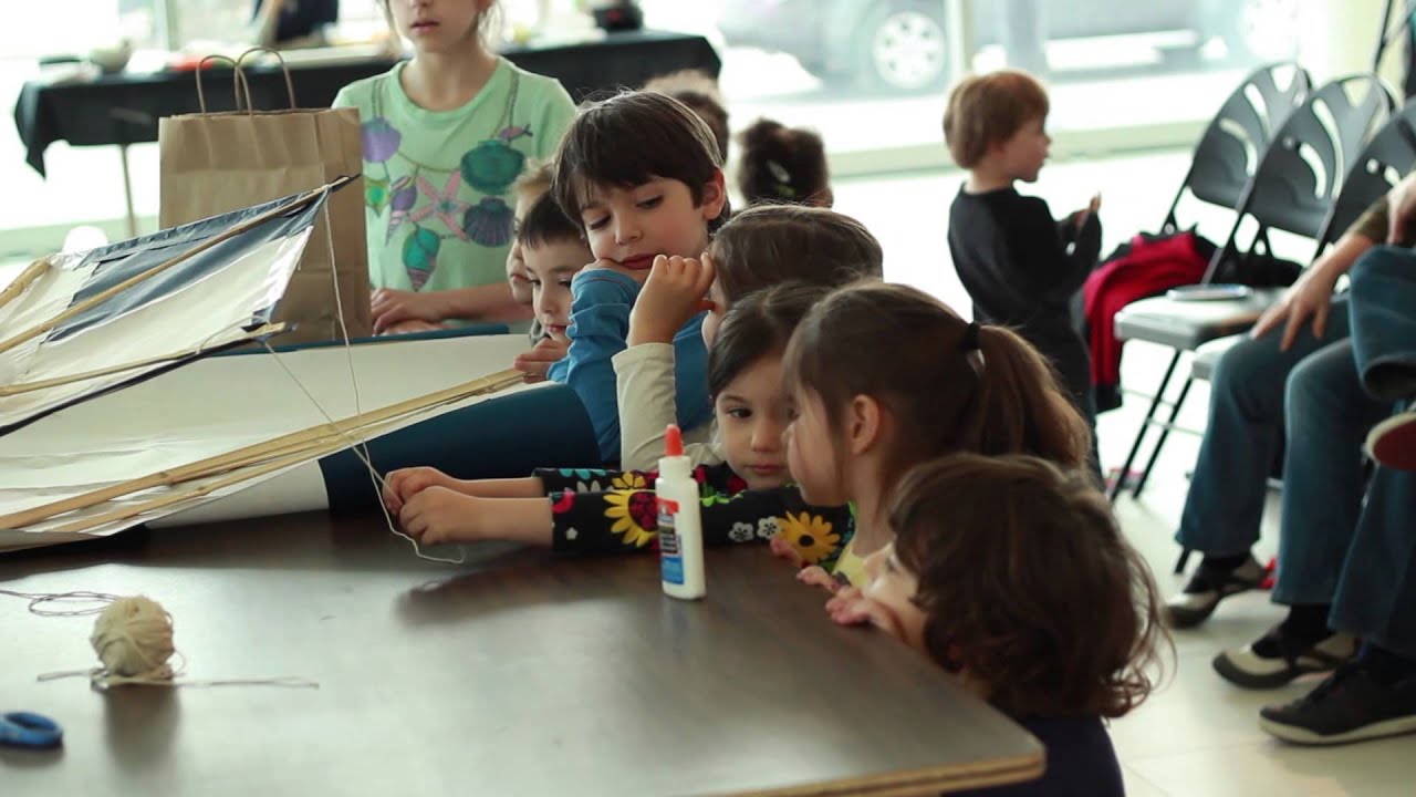 Protomayia 2014 - Wreath + Kite Building - YouTube