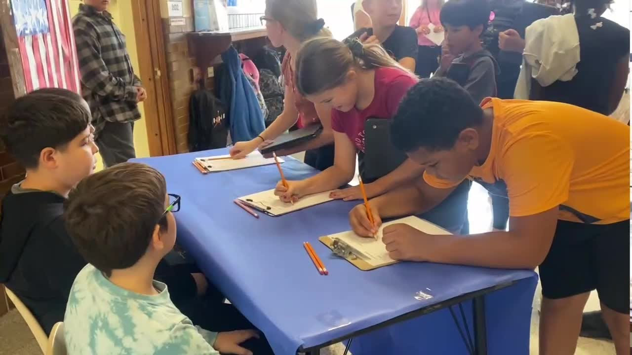 Watch: Lakeview Elementary students take part in student vote - YouTube