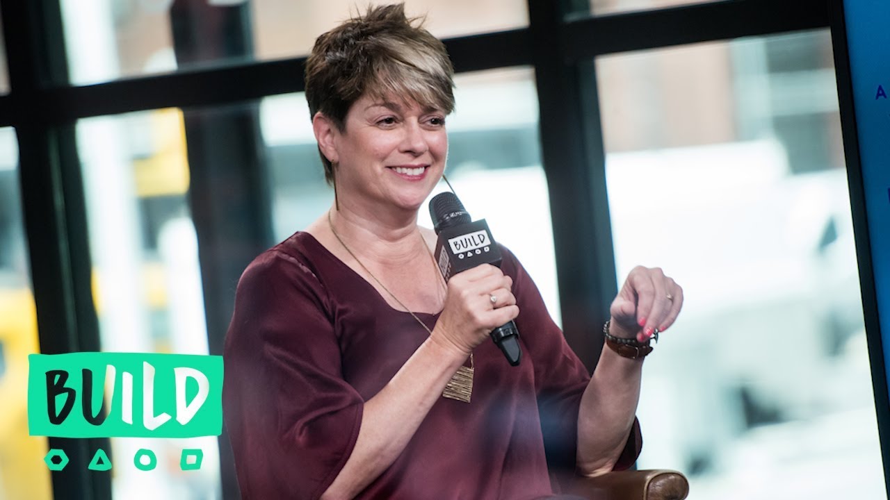 Kristan Higgins On The Importance Of Food - YouTube