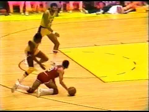 NBA 1980 Finals Game #1 - Los Angeles Lakers vs Philadelphia 76ers ...