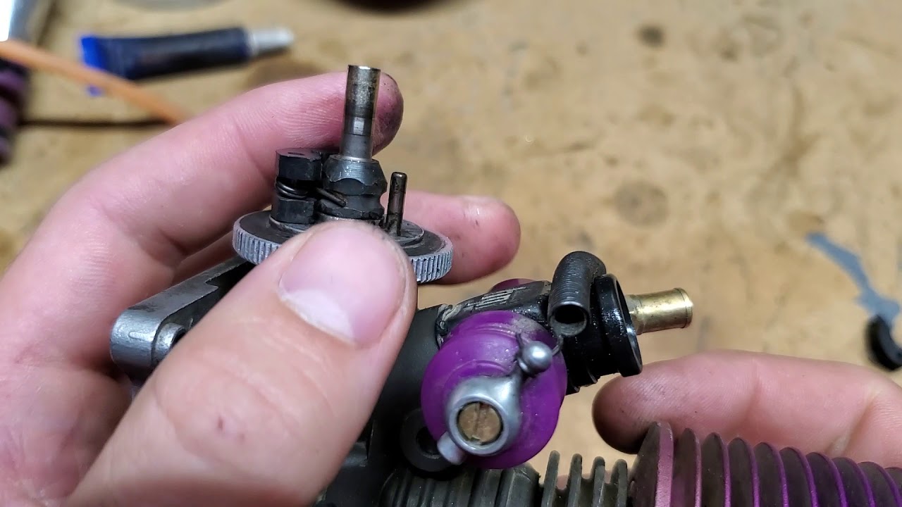 Replacing 3 piece clutch shoes on a nitro engine without special tools ...