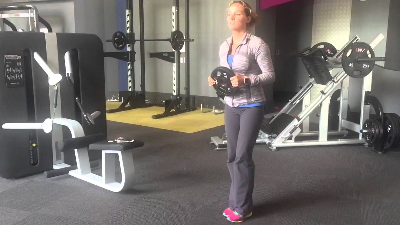 Standing Single-leg Crunch with Reverse Lunge Touchdowns - YouTube