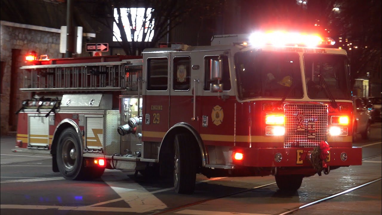 Philadelphia Fire Department Engine 29 Responding - YouTube