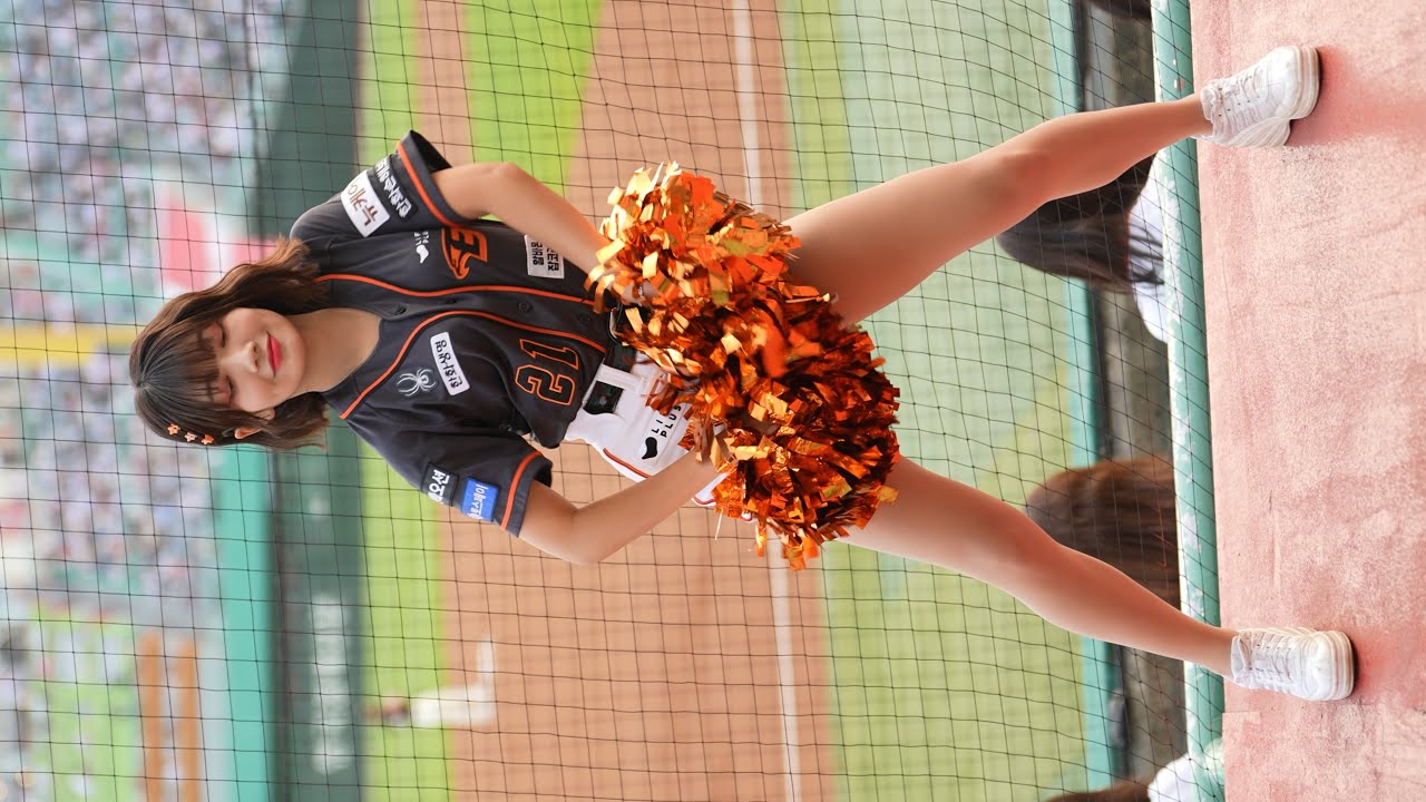 [4K] 240524 박소영 치어리더 직캠 'Dawin - Bikini Body' @ 한화이글스 문학경기장 - YouTube