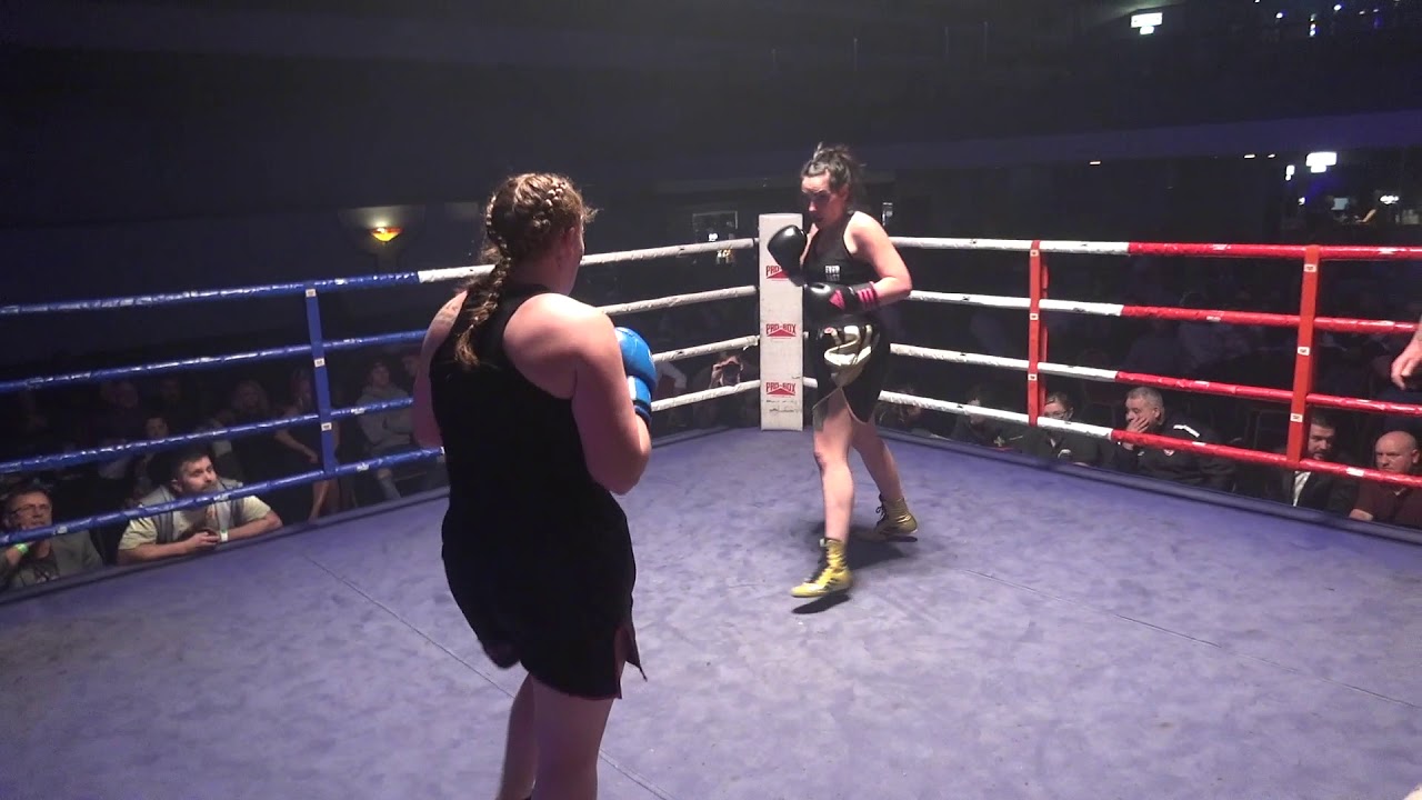 Swindon BKB Bout 6 Linzi Merritt Vs Michelle Plevin - YouTube