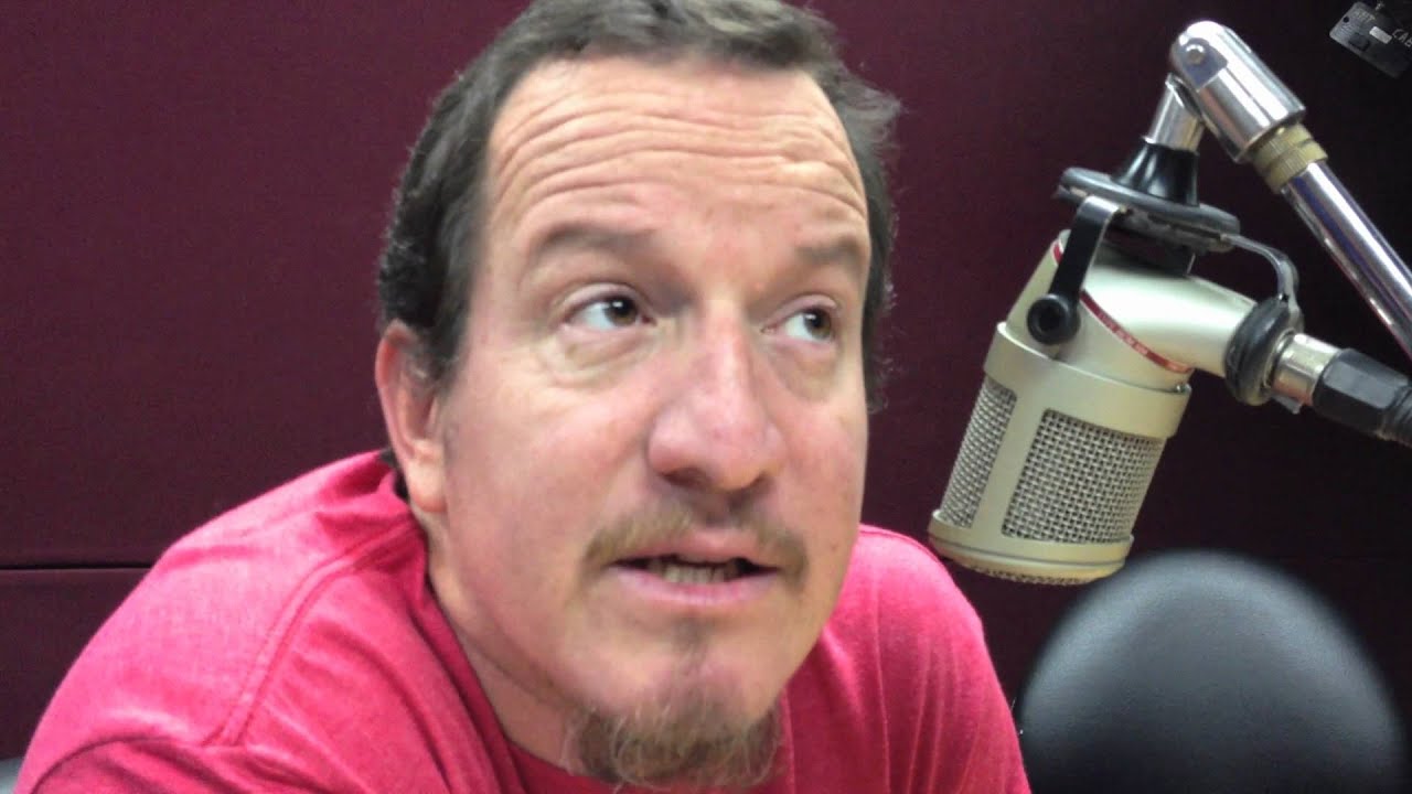 Andres Crespo explica porque Pescador no es pirateada. - YouTube