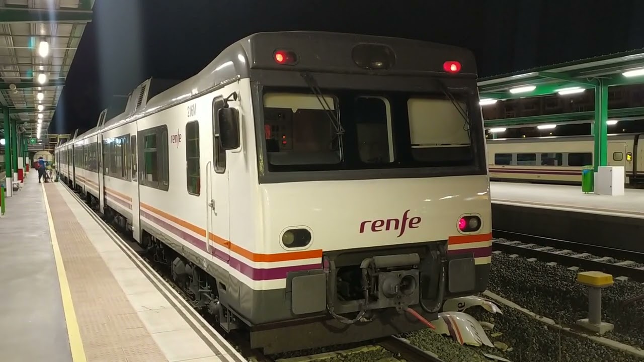 Renfe Automotor diesel S-592.2 servicio Media Distancia Alicante ...