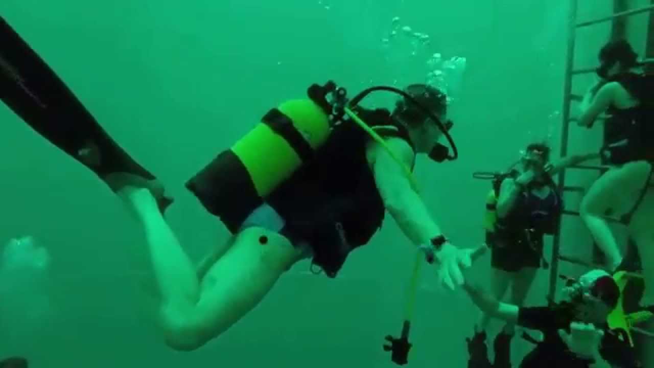 Nemo 33 Diving Brussels Belgium Muro - YouTube