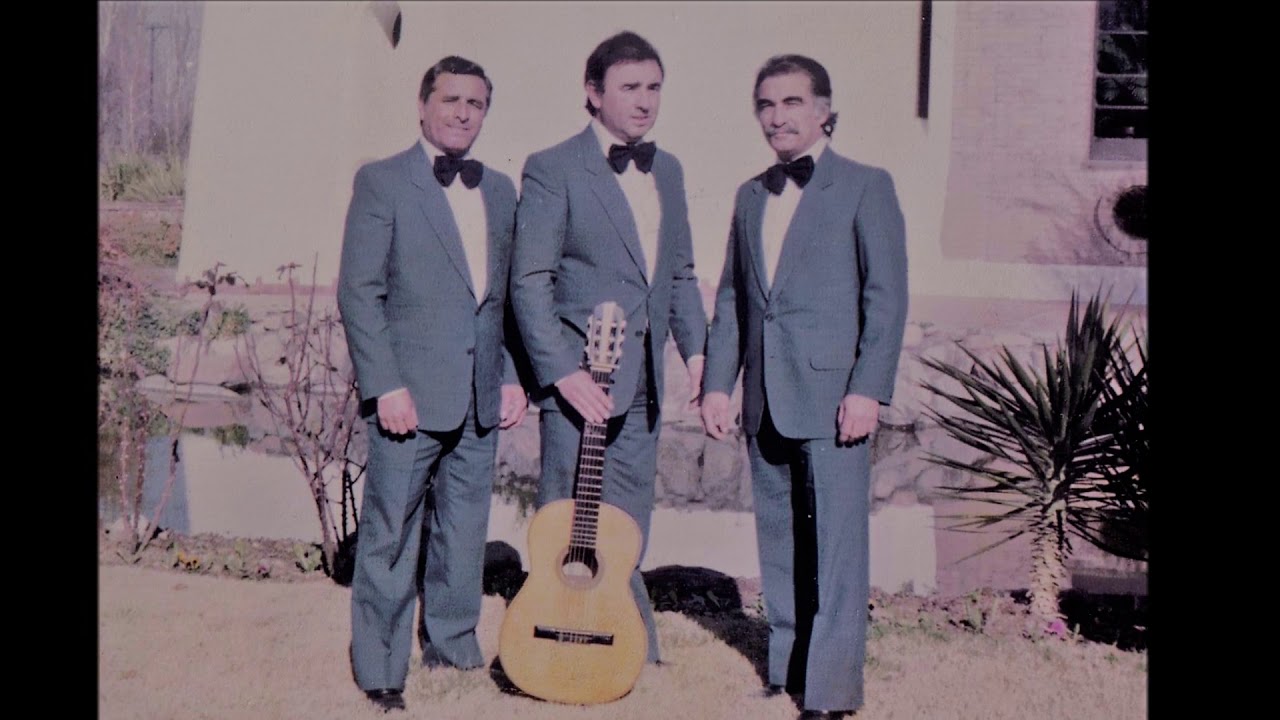 Los Hermanos Garro - "Quien se dedica al amor" - (Tonada) - YouTube