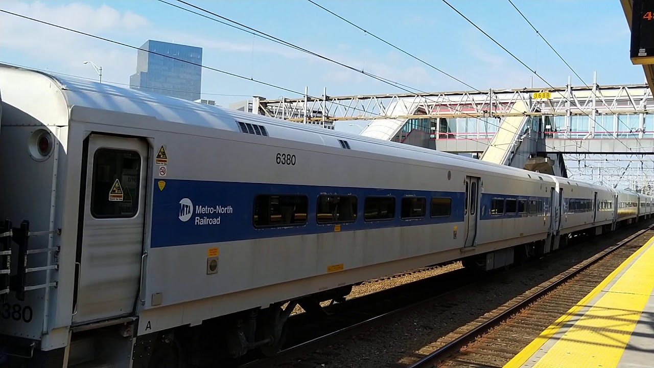 Metro-North Shoreliner III -- Not in Service -- bypassing Stamford ...