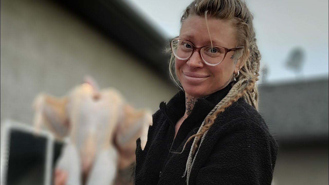 Plucking & Gutting a rooster - YouTube