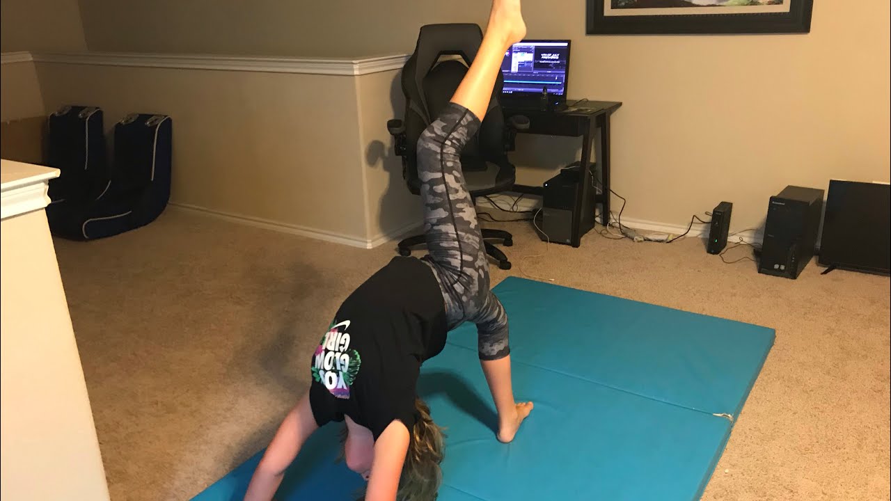 How to do a back handspring with a octagon Tumbler mat - YouTube