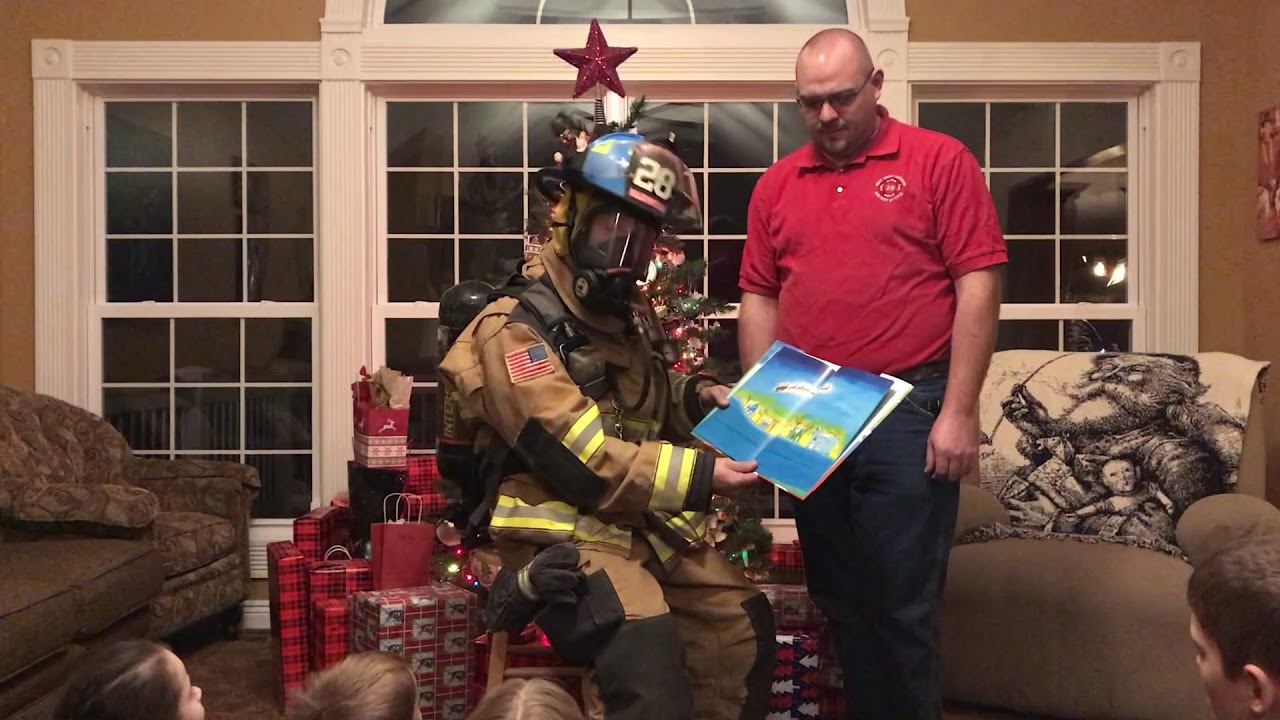 Firefighters read "Pete the Cat Saves Christmas" - YouTube