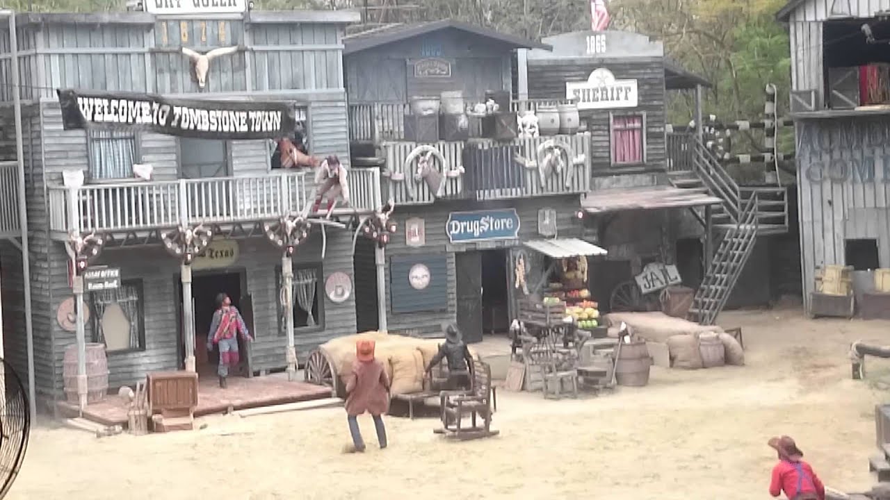 Bangkok Safari world - cowboy stunt show - YouTube
