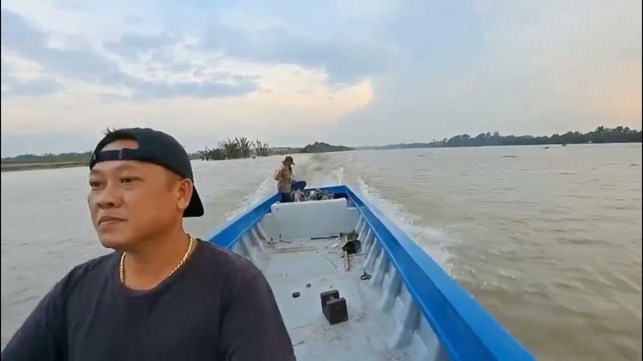 vỏ lãi 9m9 đặt máy yamar 4lh 110hp - YouTube