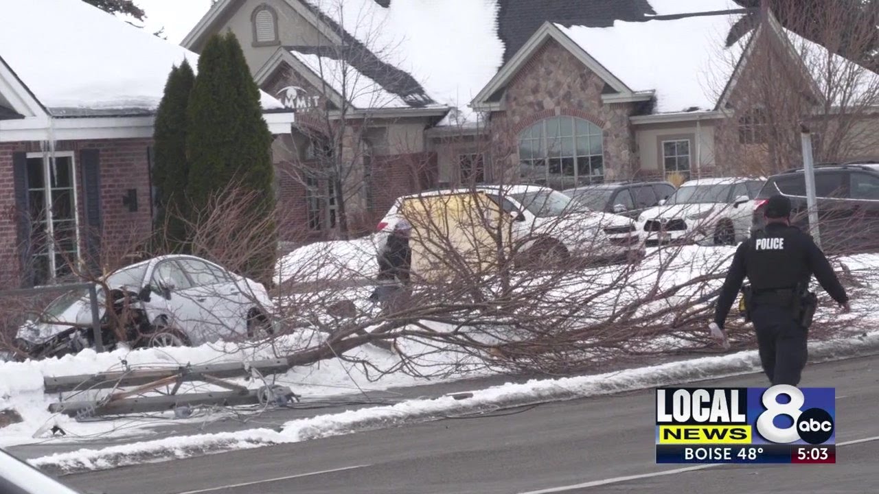 Car takes out power pole causing power outage - YouTube