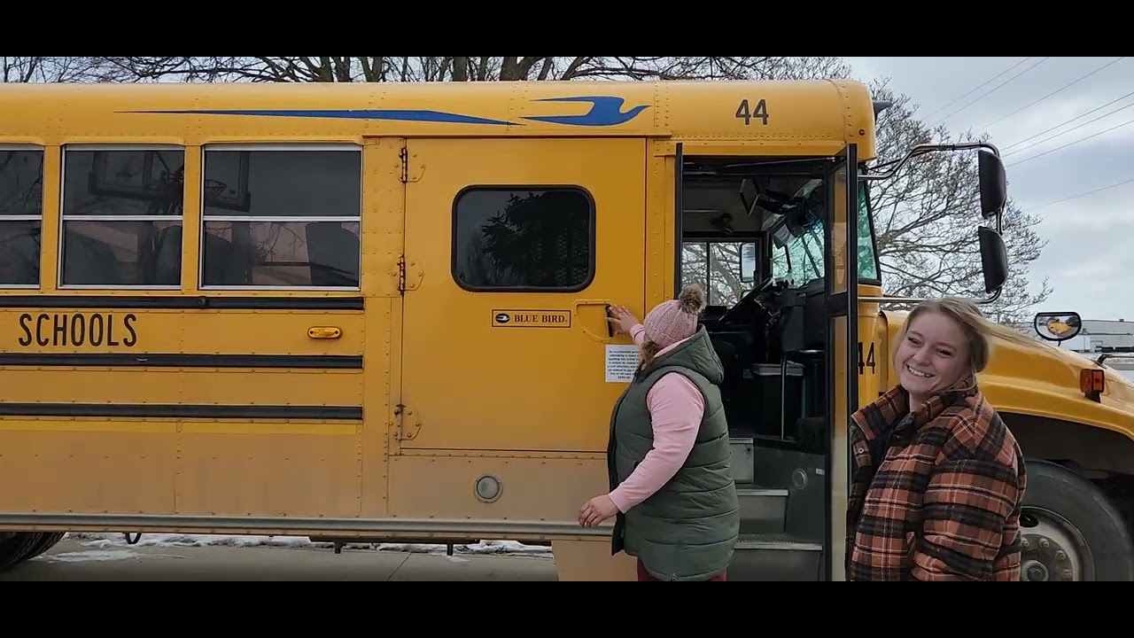 Sam getting home from school on the school bus 2.3.23 @onthatnote - YouTube