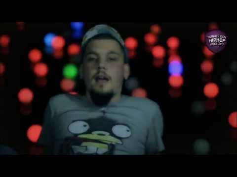 Aga B  Uçamayan Süper Kahraman  Official Video ) & Sözleri