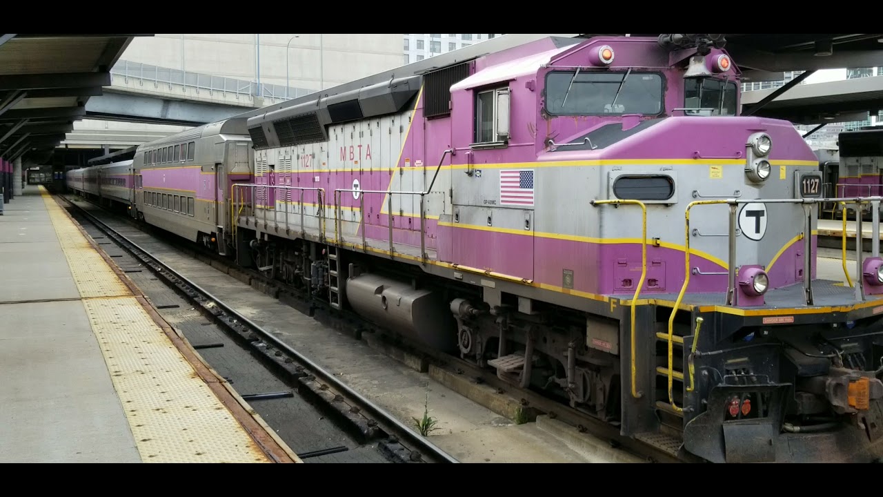 MBTA GMD GP40MC #1127 idles @ North Station - YouTube