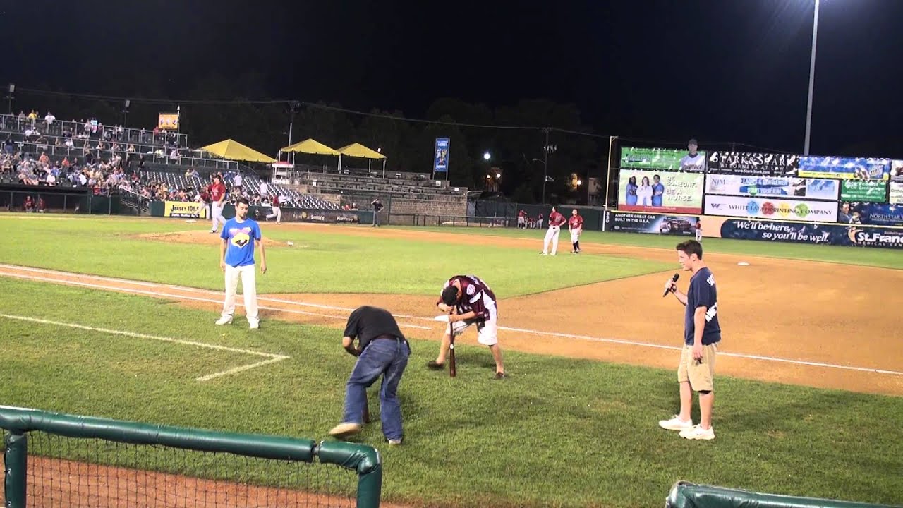 Dizzy Bat Race-Trenton Thunder - YouTube