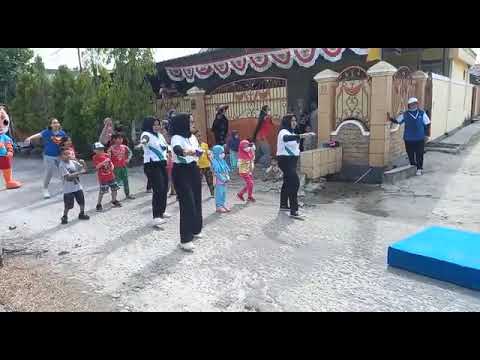 Senam pagi bersama XL dalam rangka HUT RI di Perumahan karya bintang kecil ku