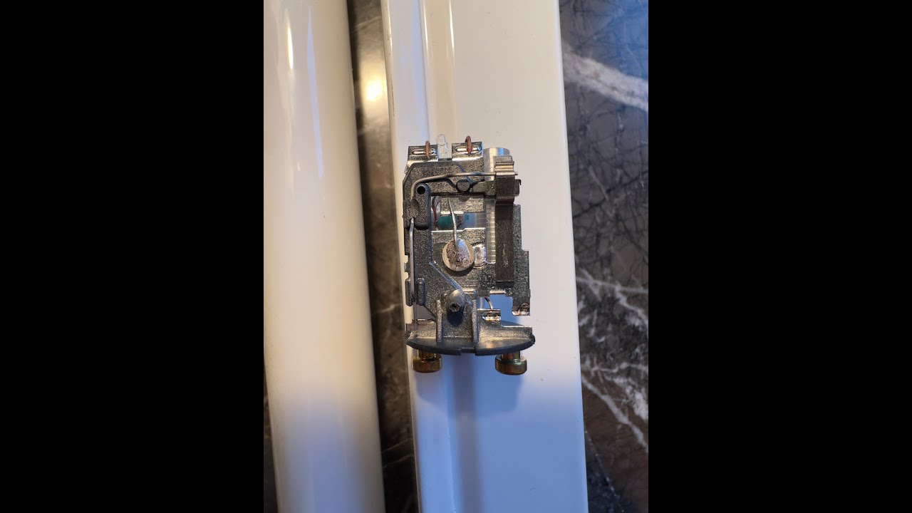 Osram DEOS SAFETY St 171 resettable fluorescent lamp starter inside ...